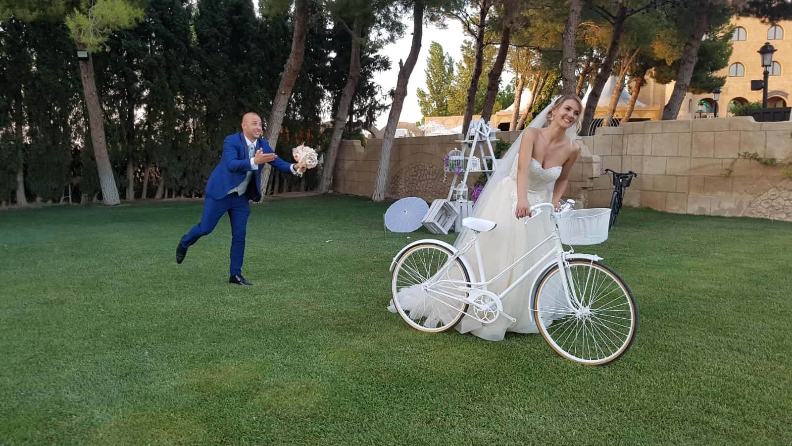 Las 10 fotos que no deben faltar en tu boda | Bodas