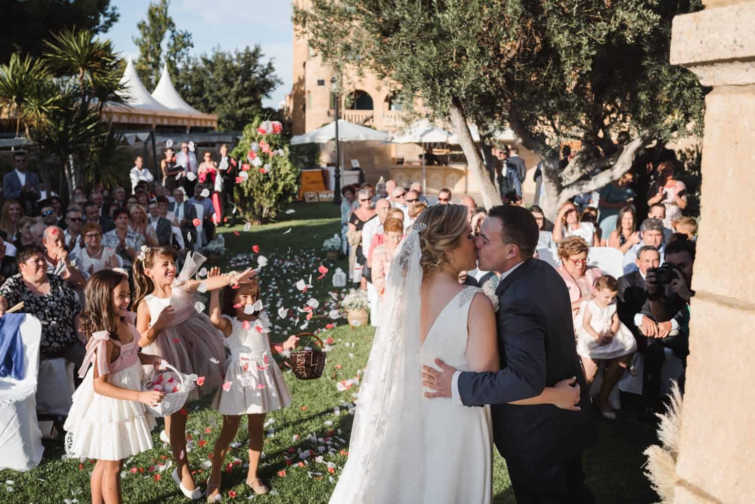 Las 10 fotos que no deben faltar en tu boda | Bodas